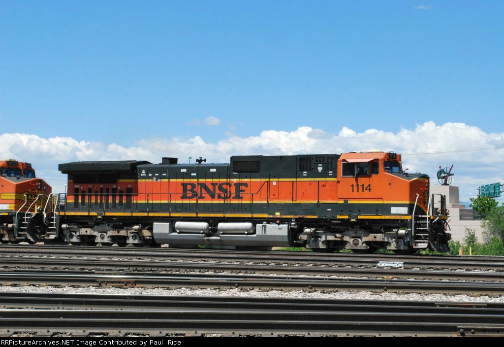 BNSF 1114